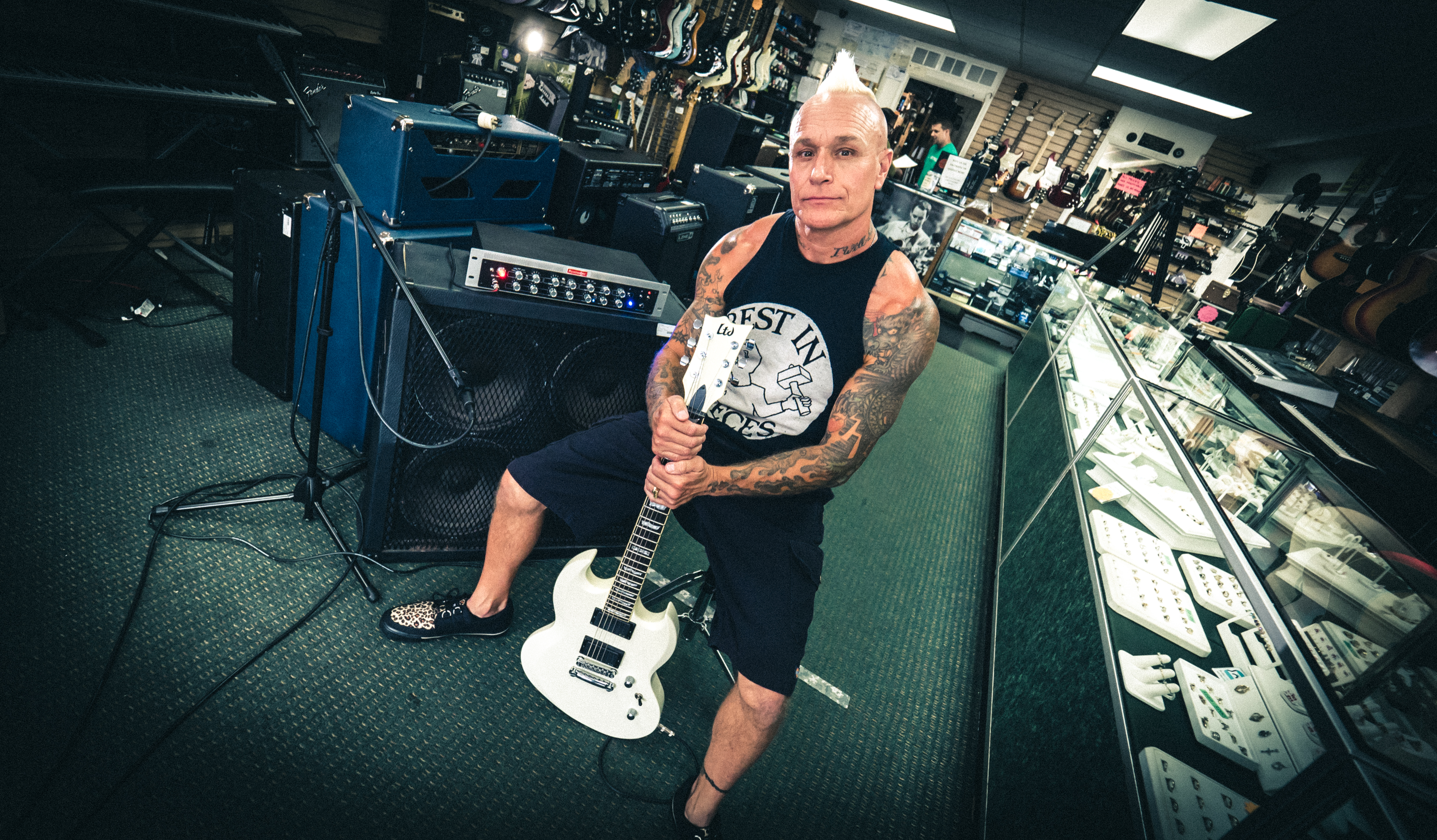 ESP LTD Viper 1000 Deluxe - ranked #513 in Solid Body Electric Guitars ...